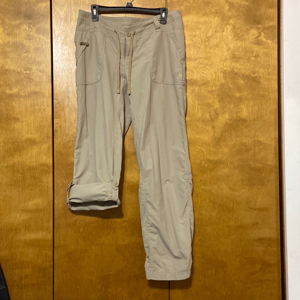 North Face Nylon Roll Leg Nylon Pants. Size 12 - Gem